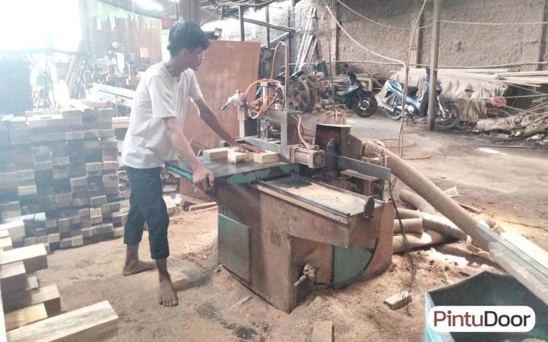 Wooden Door Manufacturer in Indonesia - PintuDoor