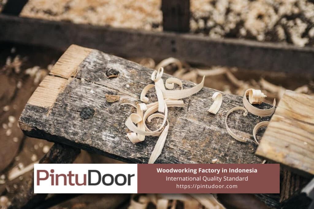 Traditional Woodworking Doors and Choosing the Manufacturer